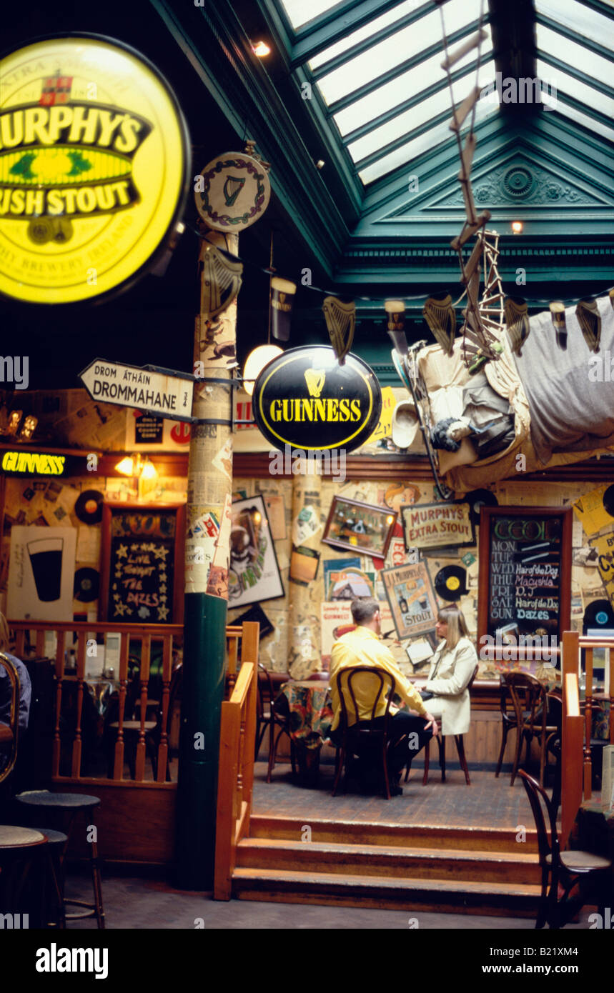 Traditional scottish pub interior hi-res stock photography and images ...