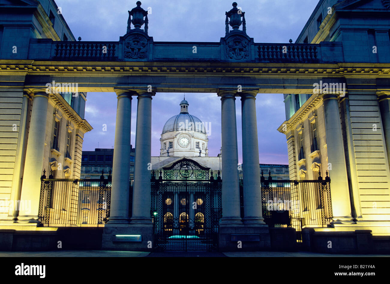 View of illuminated gouvernment building Dublin Ireland Stock Photo - Alamy