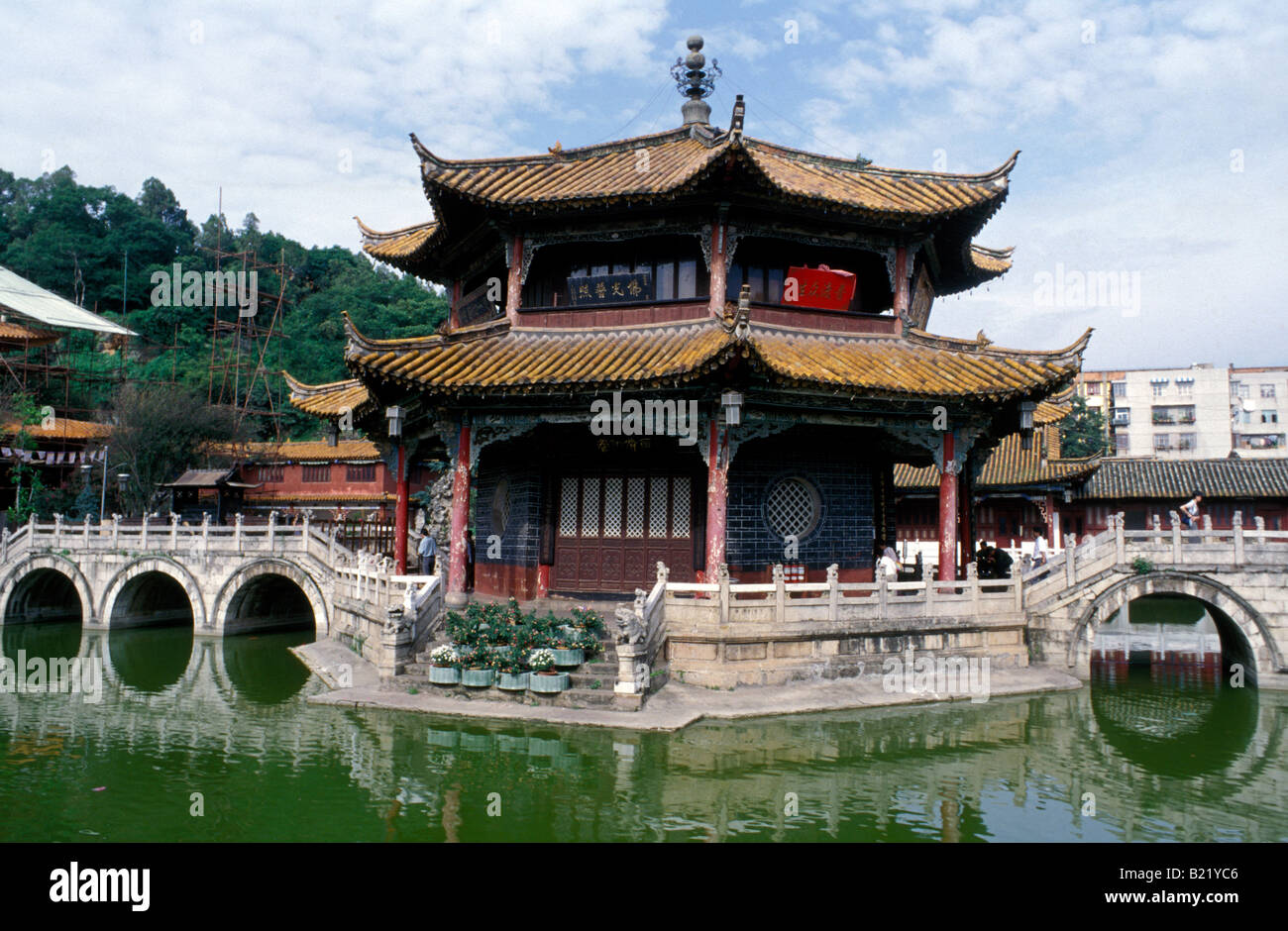 yuantong temple, china kunming Stock Photo - Alamy