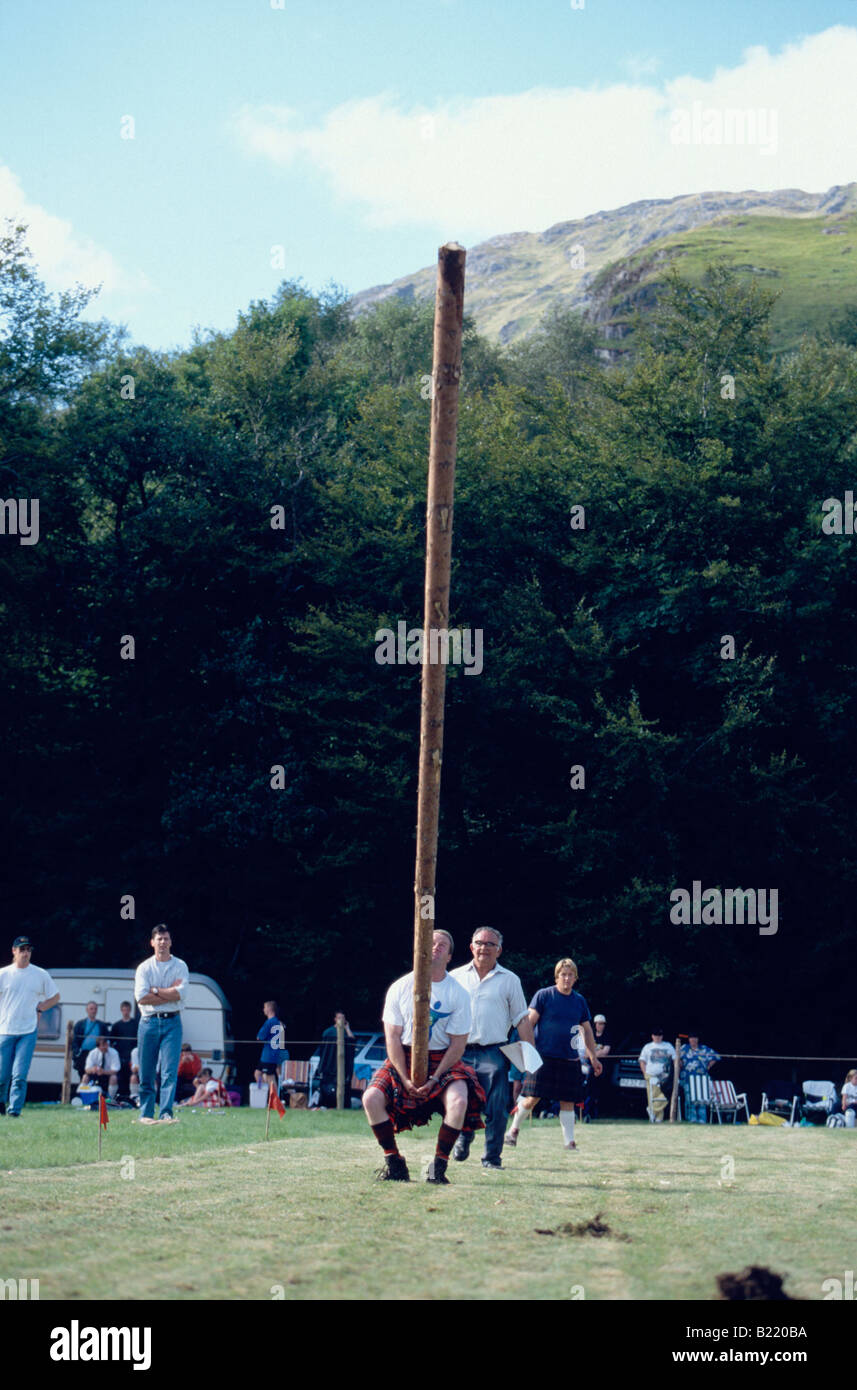 Tossing the Caber Glenfinnan Highland Games Ivernesshire Scotland GB ...
