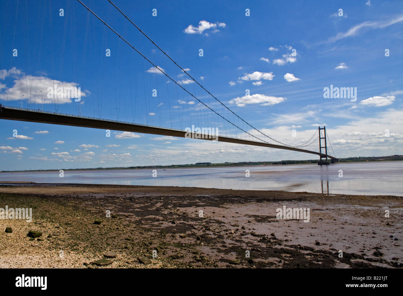 Humber suspension bridge hull hi-res stock photography and images - Alamy
