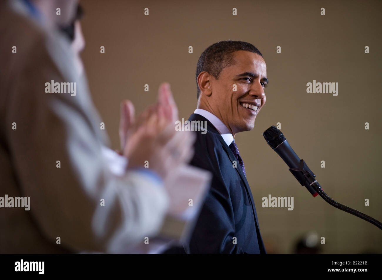 Des Moines, IA - 123007 - Presidential Candidate Senator Barack Obama ...