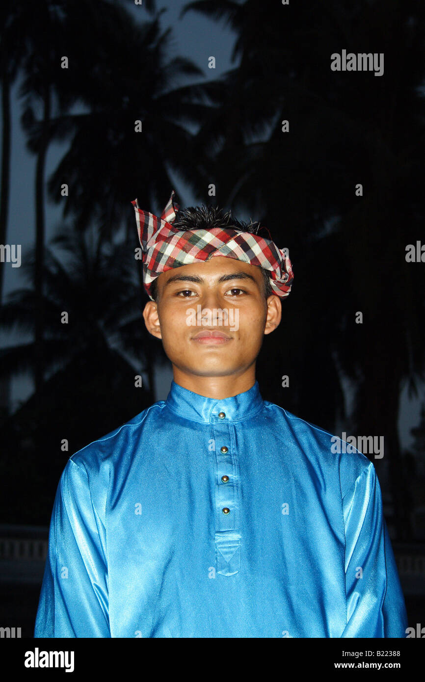 Malay attire male hi-res stock photography and images - Alamy