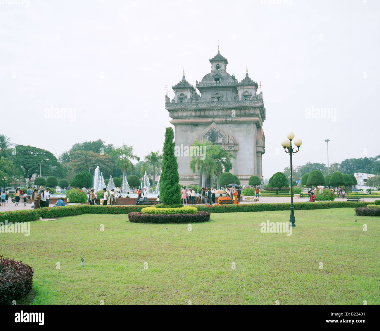 The Arch at Patuxay Park Stock Photo - Alamy