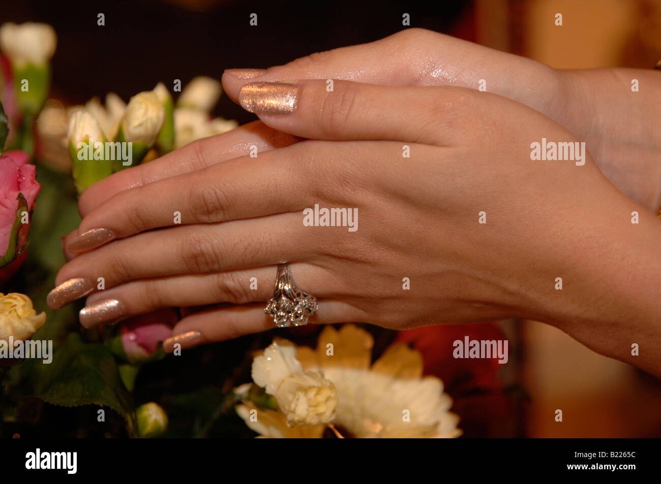 tradition at thai wedding , making a wish and a prayer, bangkok ...