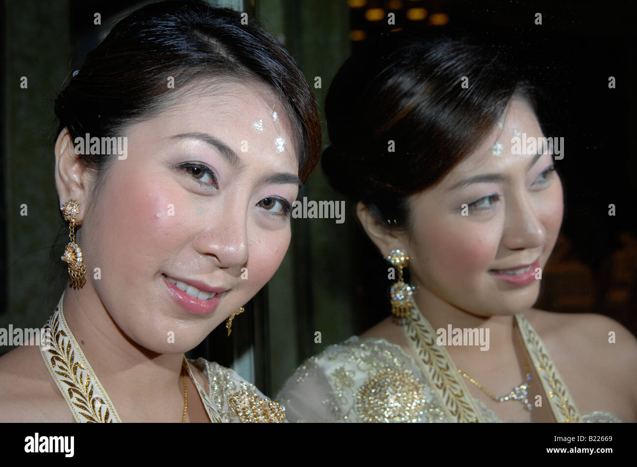 bride to be , traditional make up, bangkok , thailand Stock Photo - Alamy