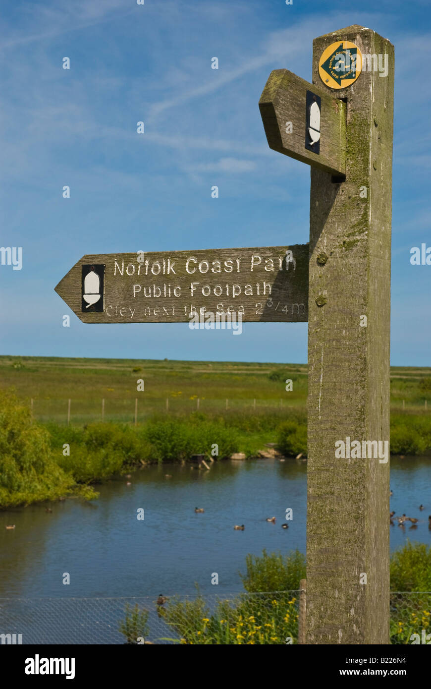 Norfolk coastal path sign hi-res stock photography and images - Alamy