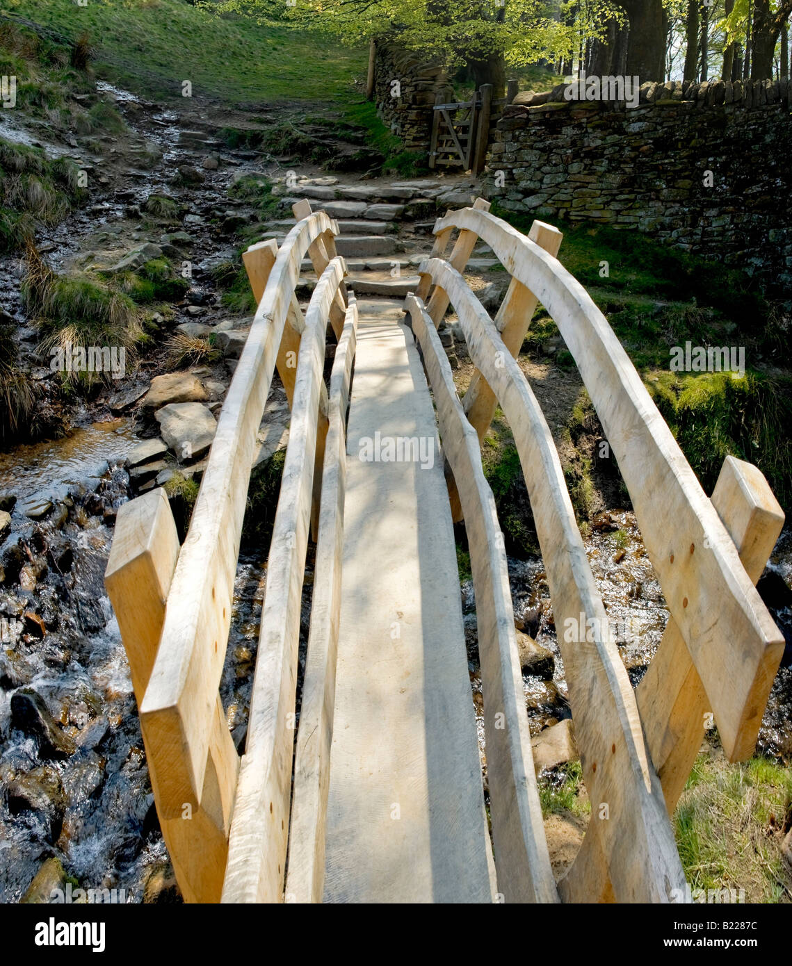 the pennine way grindsbrook edale peak district national park ...