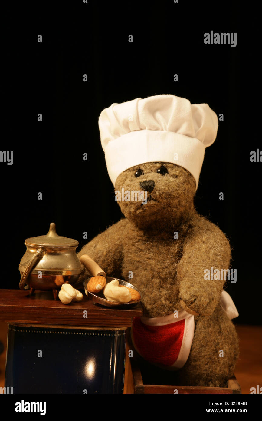 Bear roast hi-res stock photography and images - Alamy