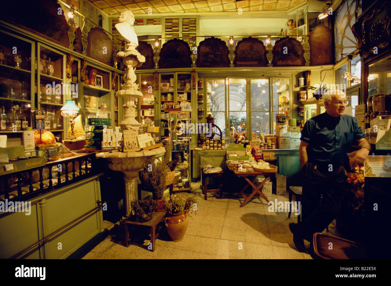 Barcelona spain herb shop hi-res stock photography and images - Alamy