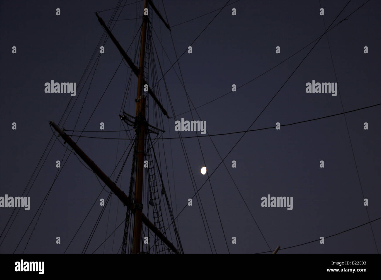 Puerto Madero: Ship´s Sails, ropes & moon Stock Photo - Alamy