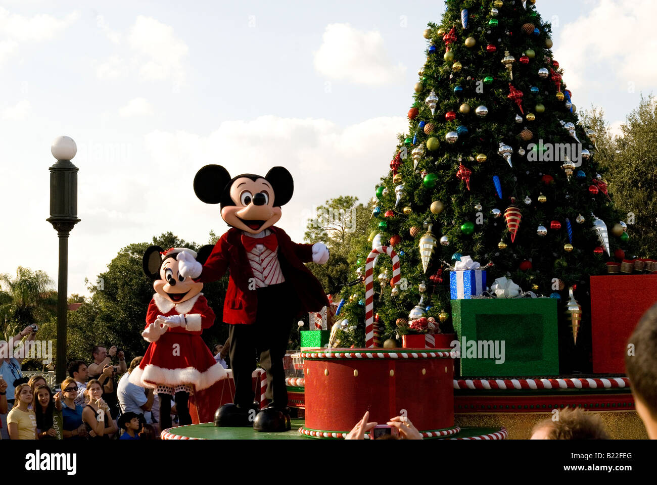 Mickey mouse disney hi-res stock photography and images - Alamy