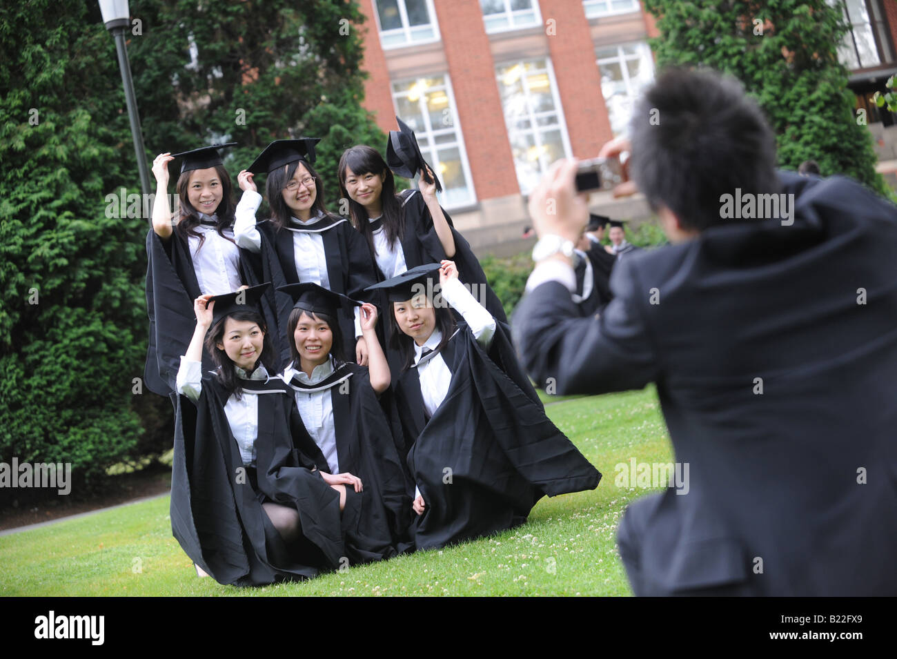 Graduation photo uk hi-res stock photography and images - Alamy