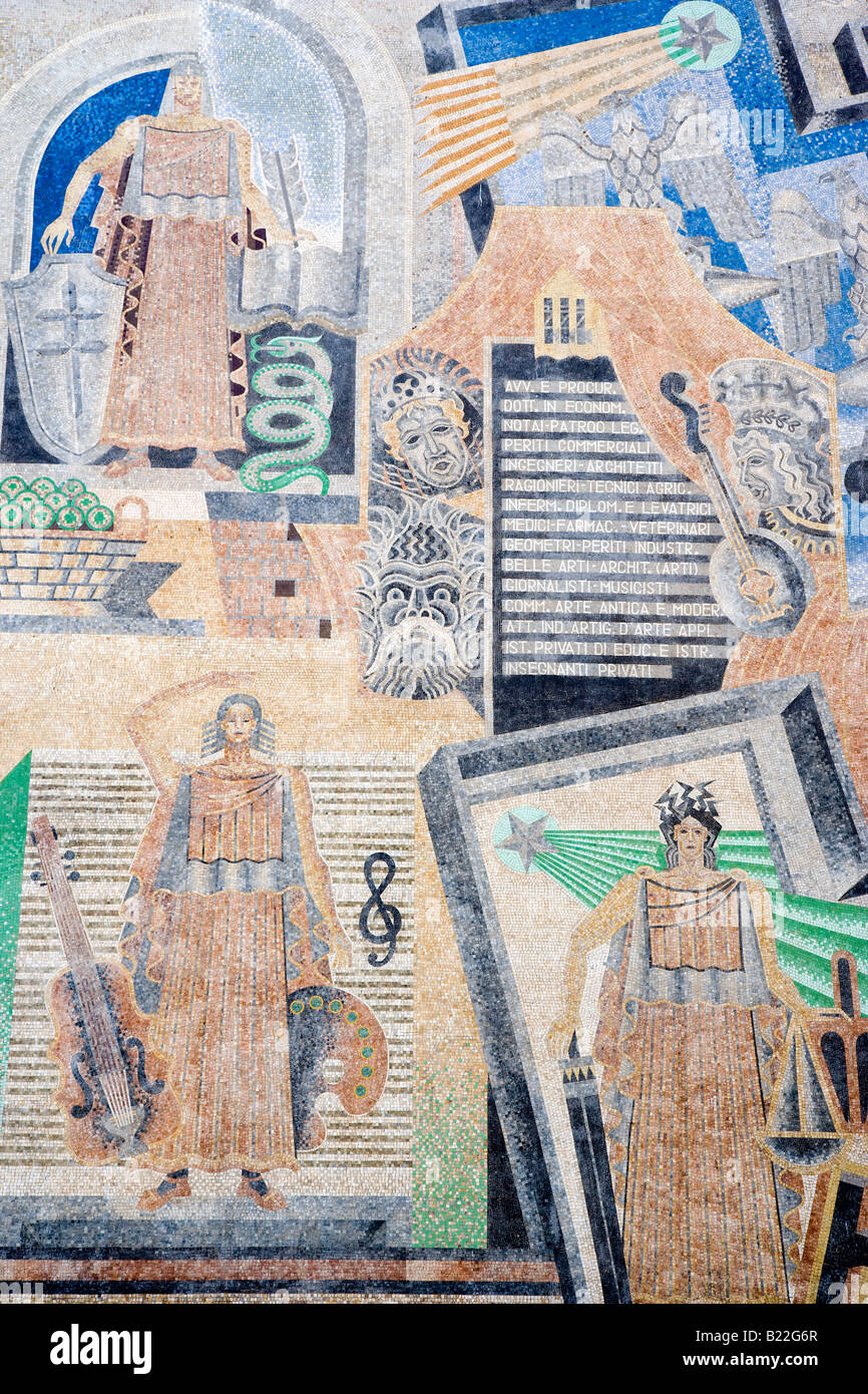 Fascist design hi-res stock photography and images - Alamy