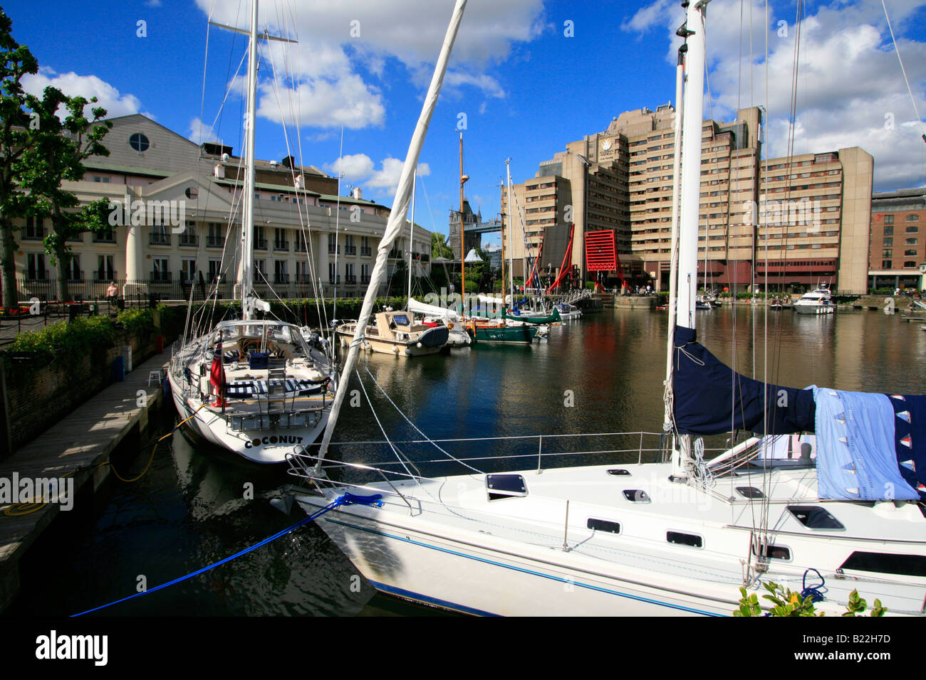 Thames haven dock hi-res stock photography and images - Alamy