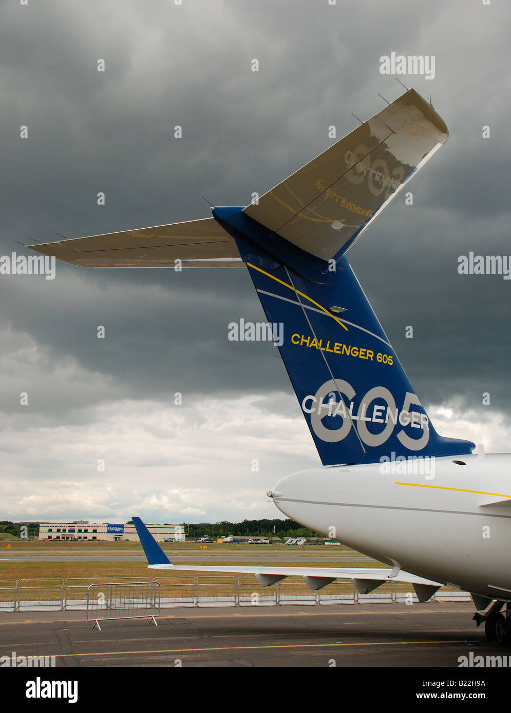 bombadier cl605 tail against dark sky,at farnborough 2008.challenger ...