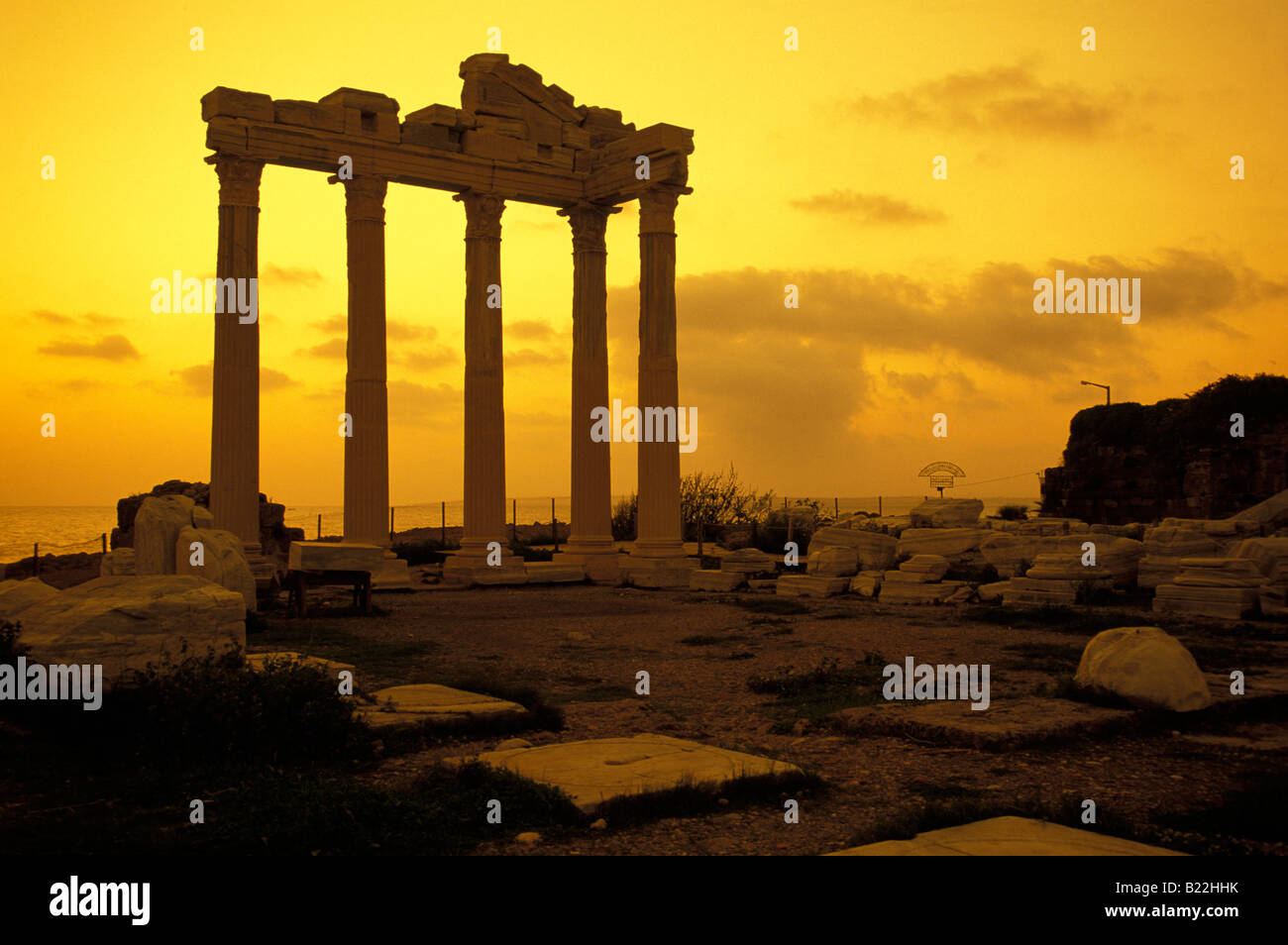 Apollon tempel hi-res stock photography and images - Alamy