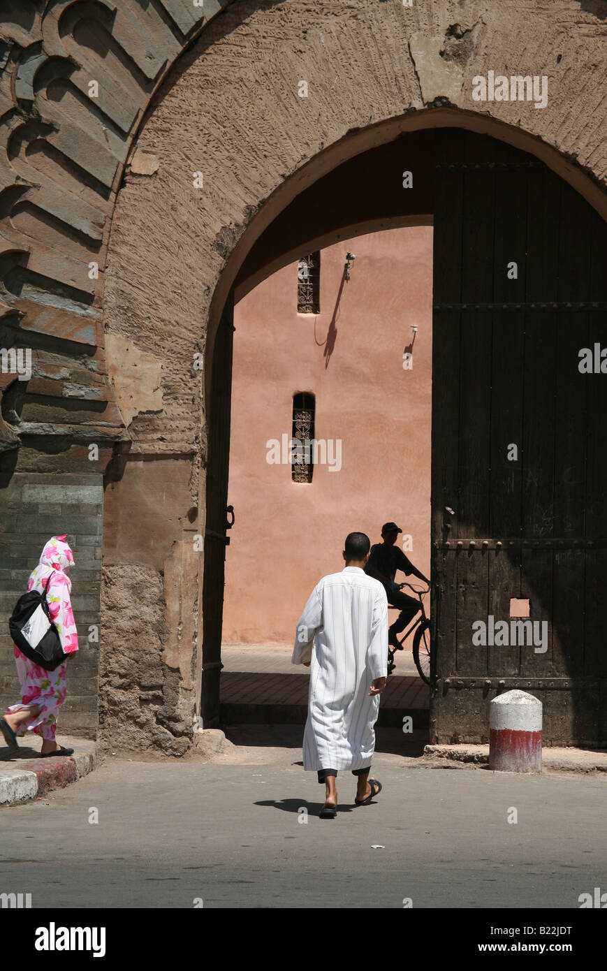 Archway in old marakech building hi-res stock photography and images ...