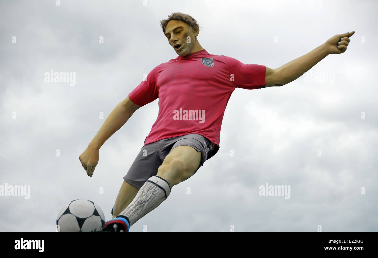 Footballer kick hi-res stock photography and images - Alamy
