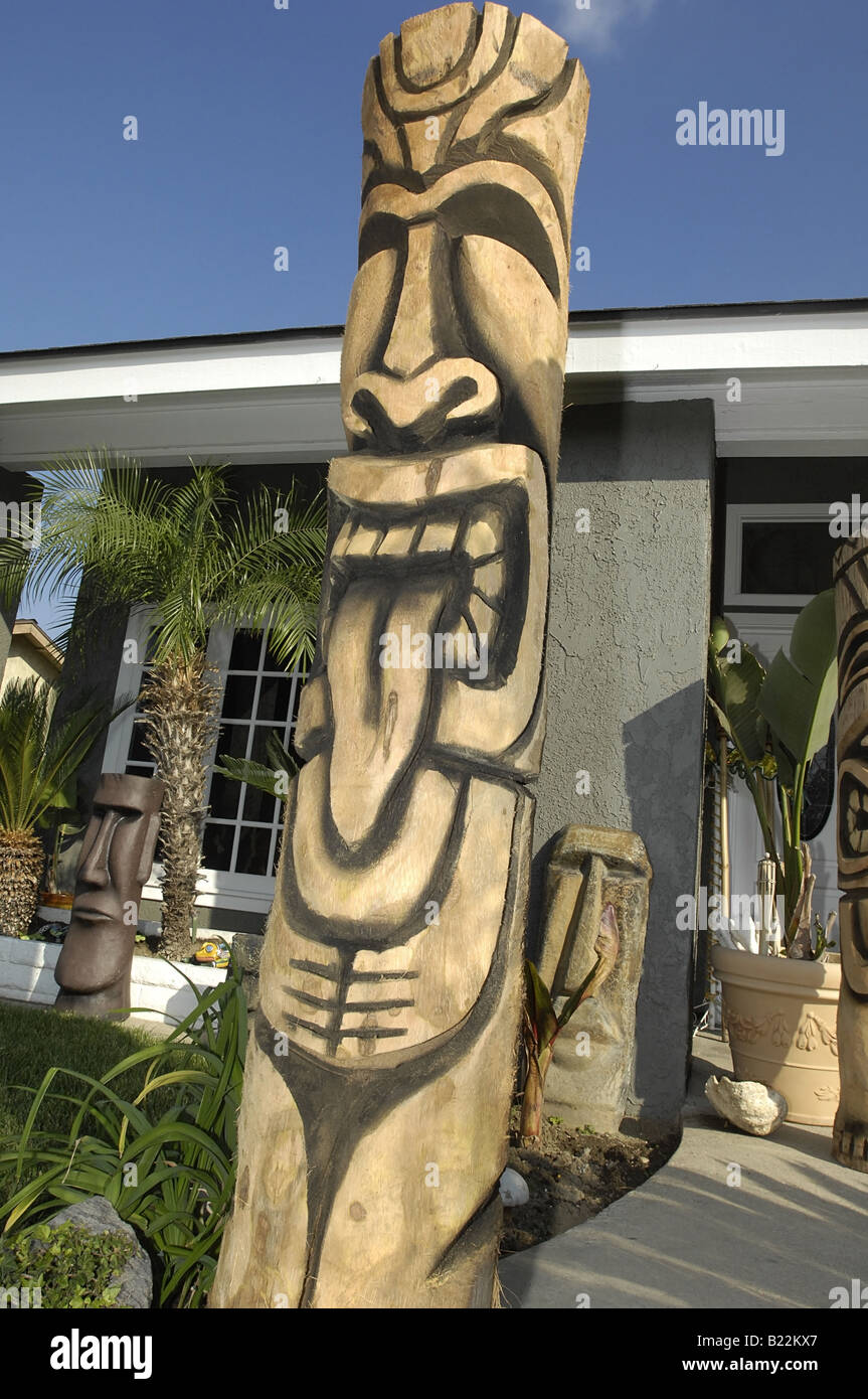 Tiki head hi-res stock photography and images - Alamy