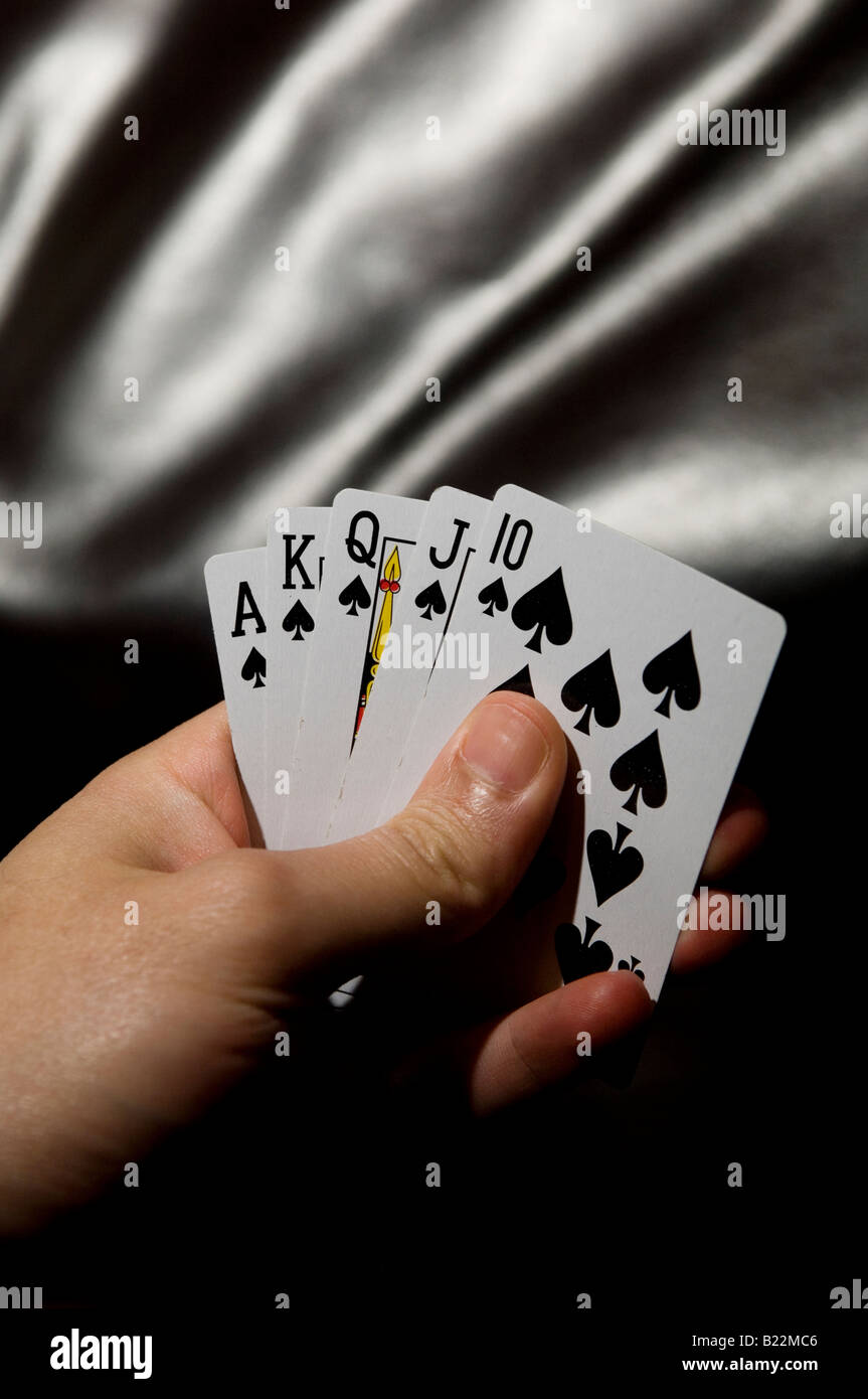 Hand cards bridge hi-res stock photography and images - Alamy
