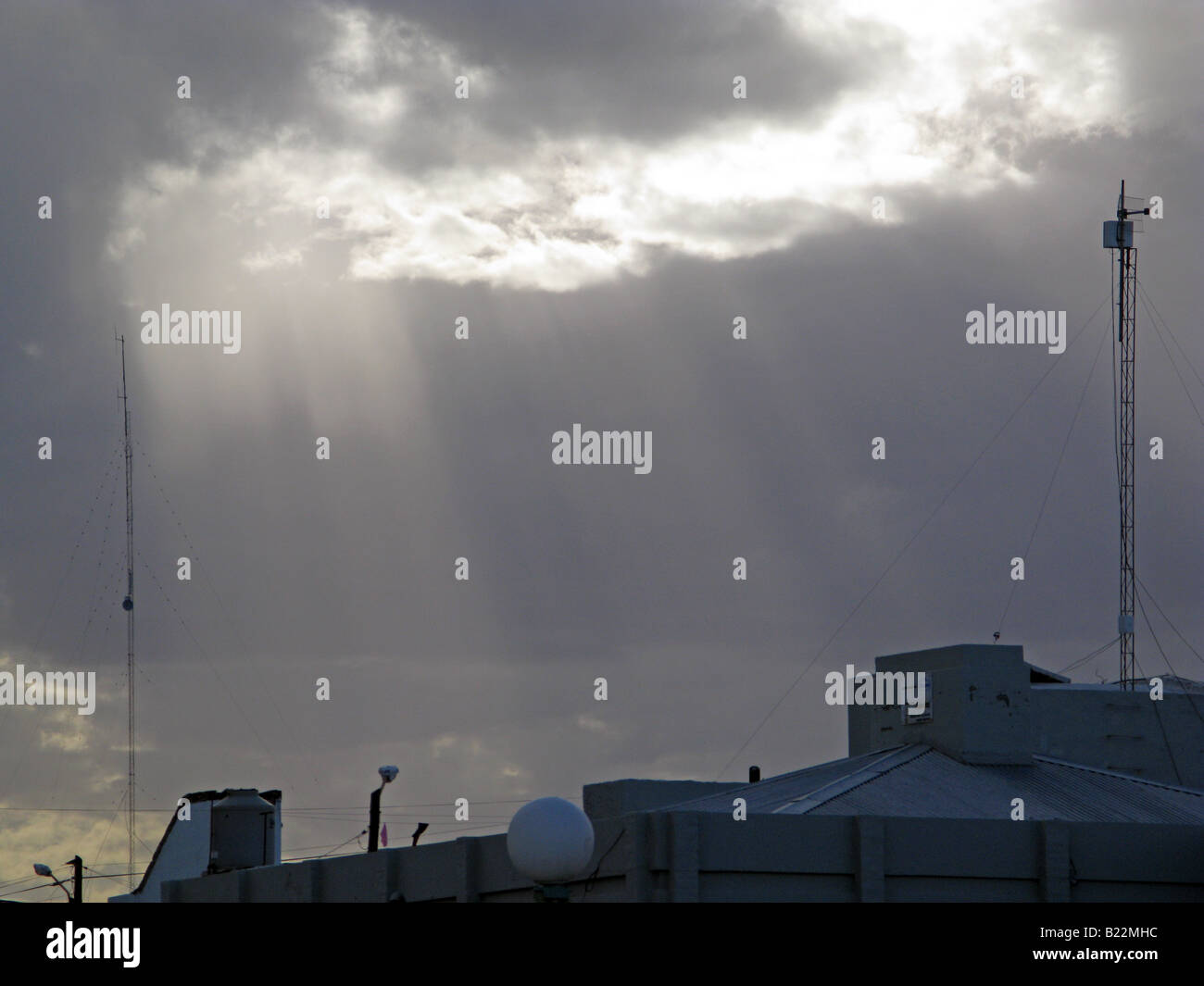 Light rays through roof hi-res stock photography and images - Alamy