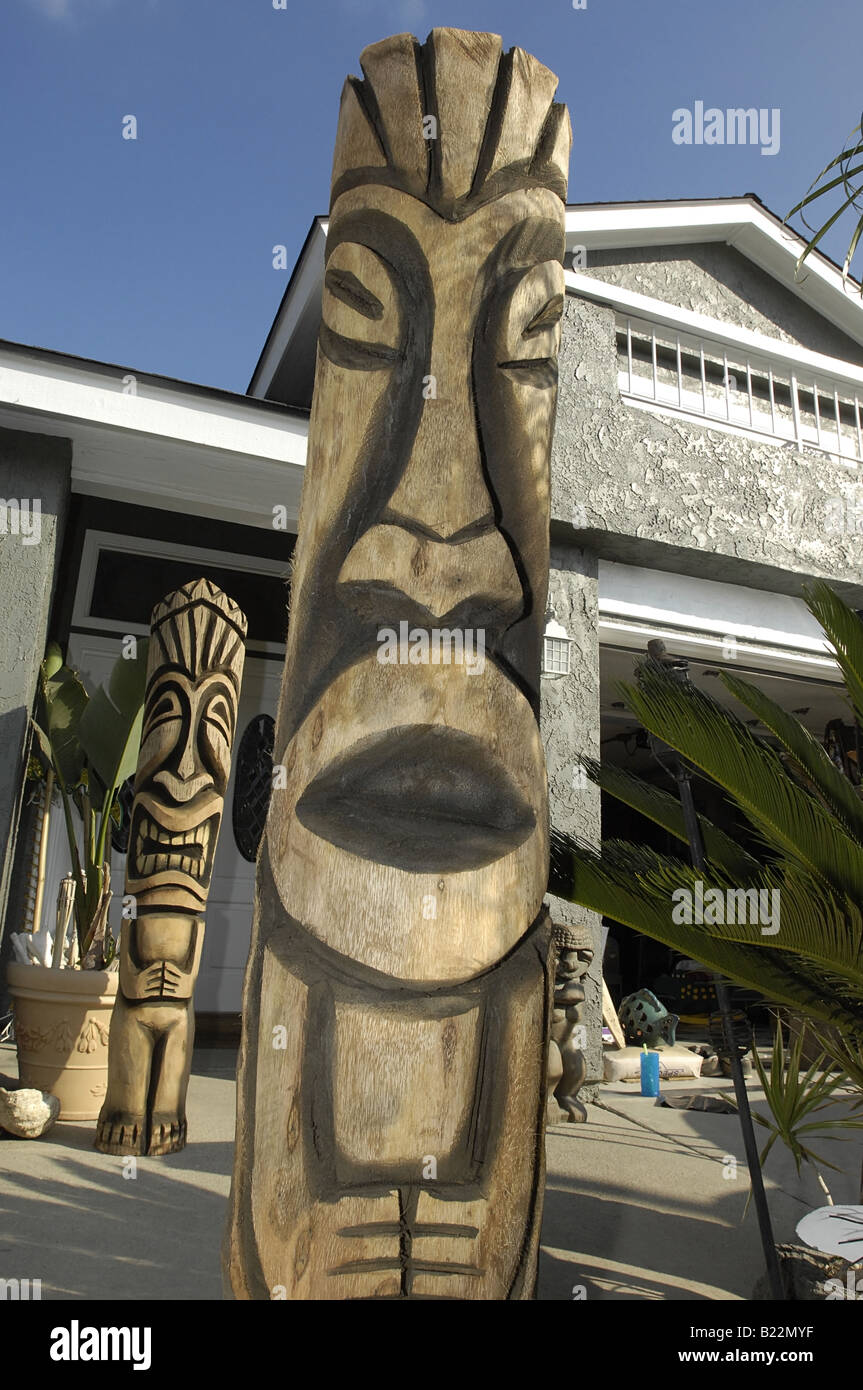 Tiki head hi-res stock photography and images - Alamy