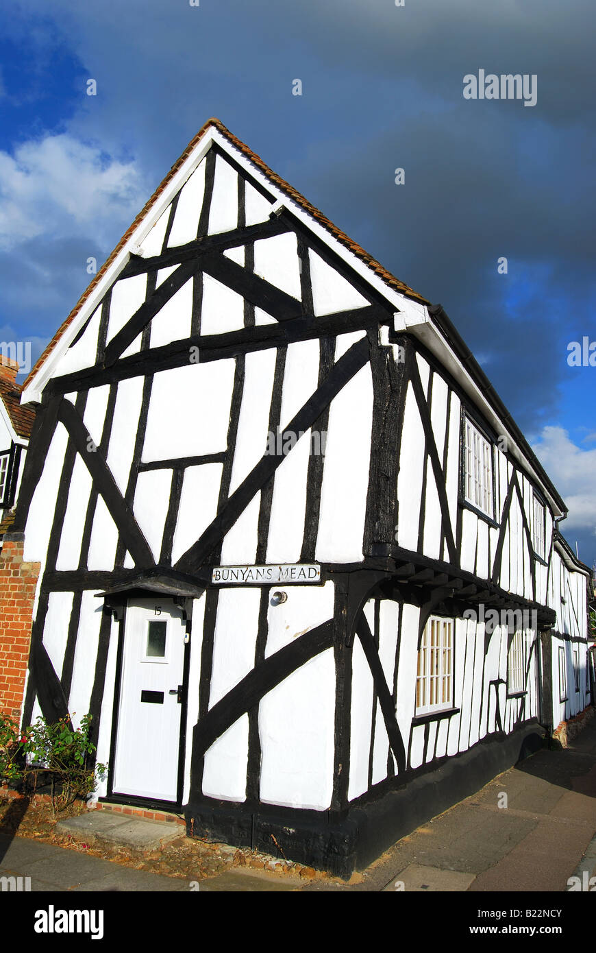 Medieval buildings england hi-res stock photography and images - Alamy