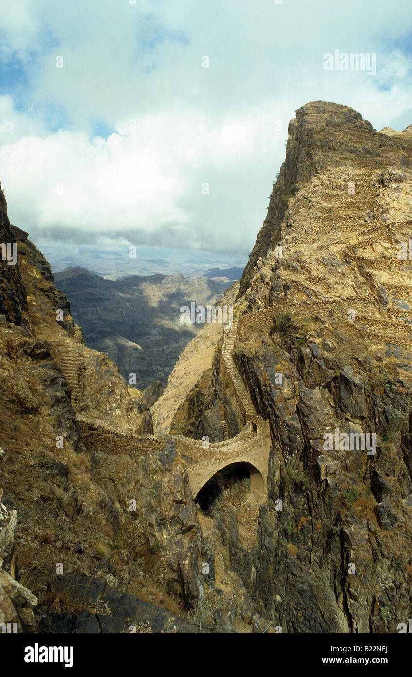 Yemen shahara bridge hi-res stock photography and images - Alamy