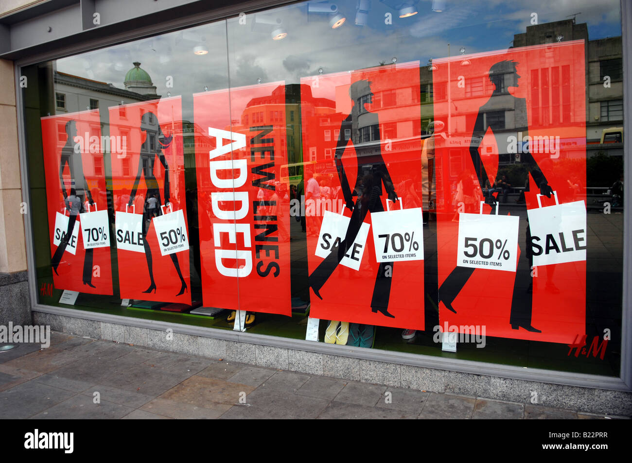 Posters with prices hi-res stock photography and images - Alamy