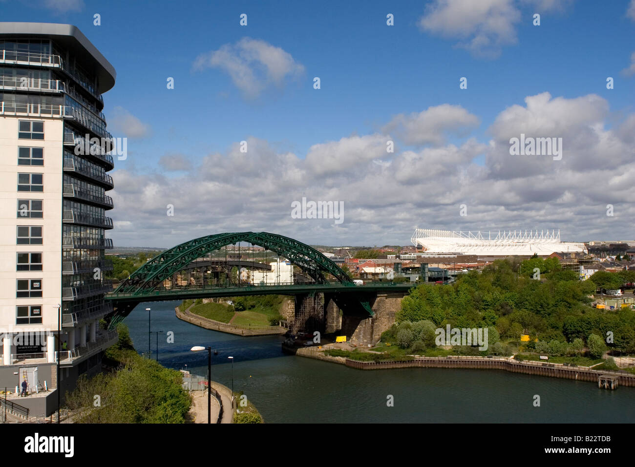 A view of the Echo Building plus the Wearmouth Bridge in Sunderland ...
