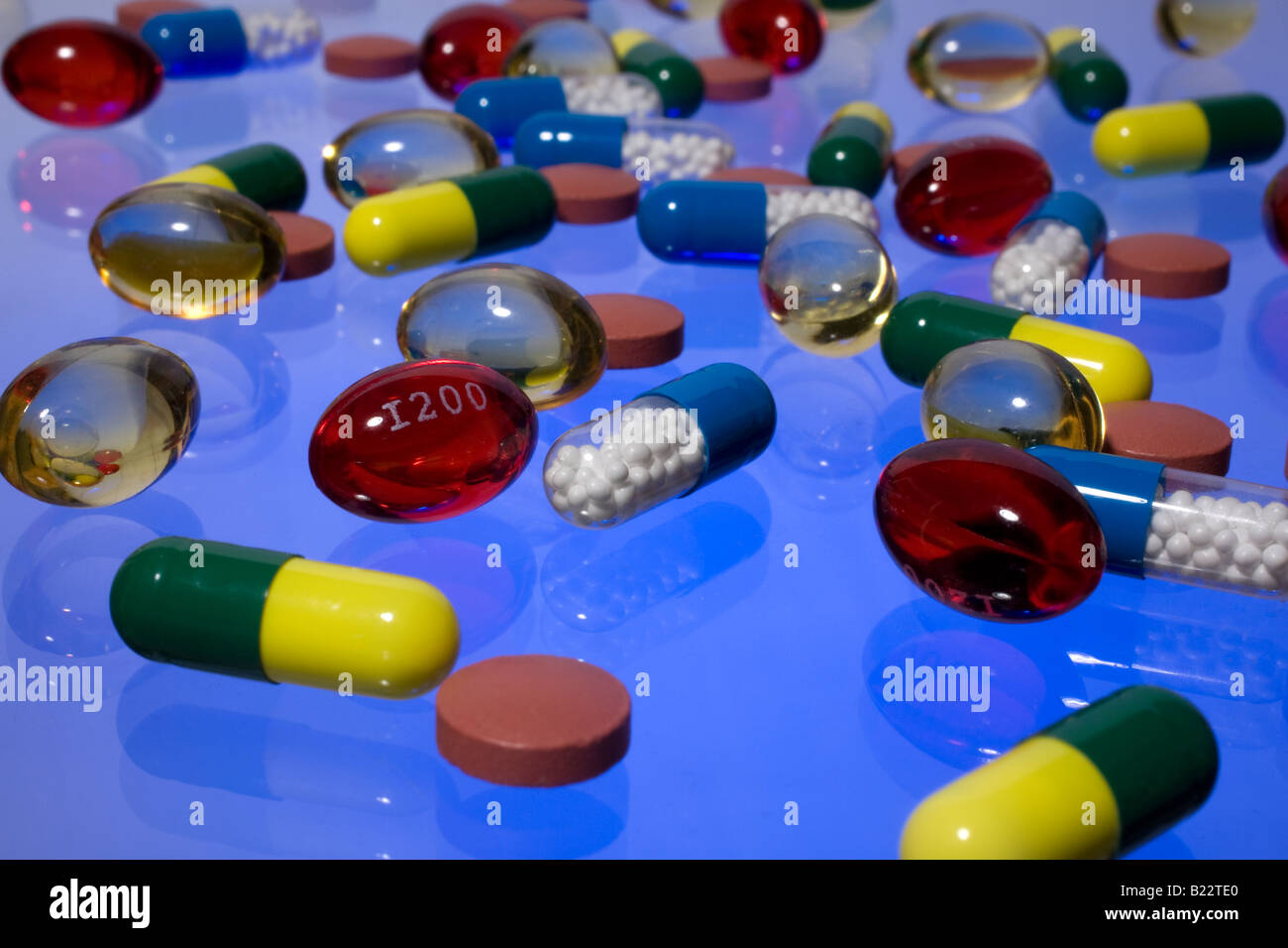 vitamins and tablets Stock Photo - Alamy