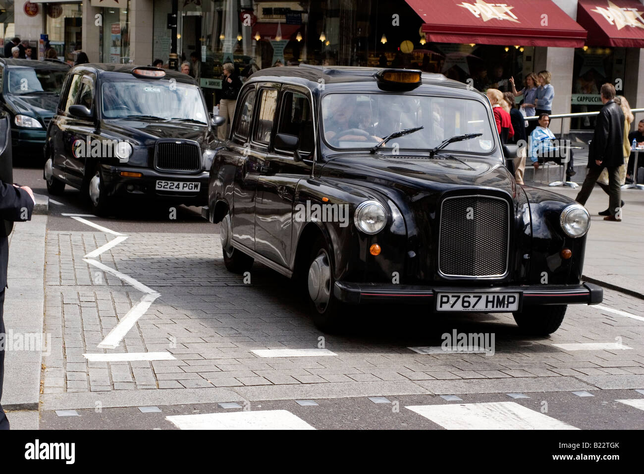Central London Black Cab Stock Photos & Central London Black Cab Stock ...