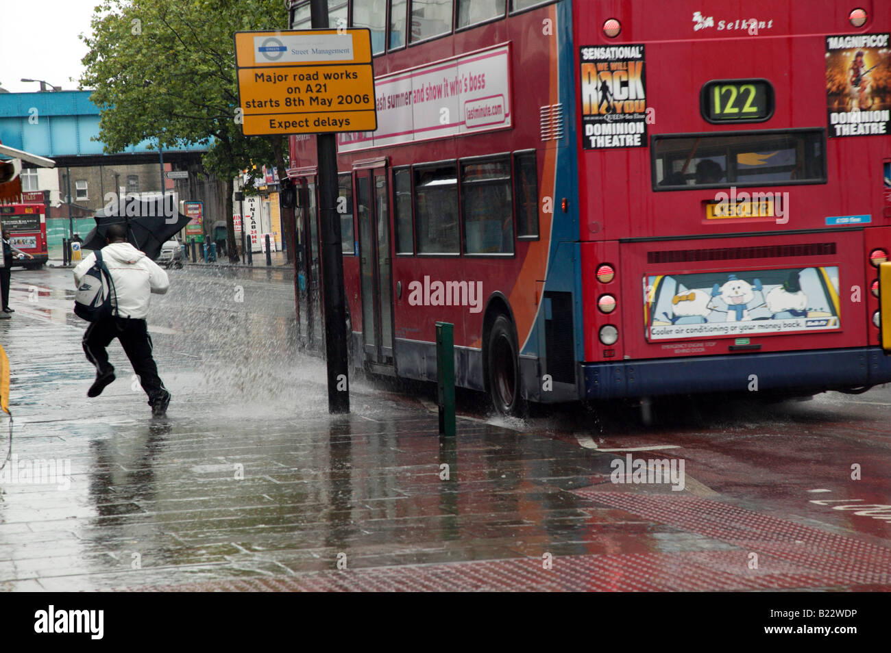 Rain raining street splash hi-res stock photography and images - Alamy