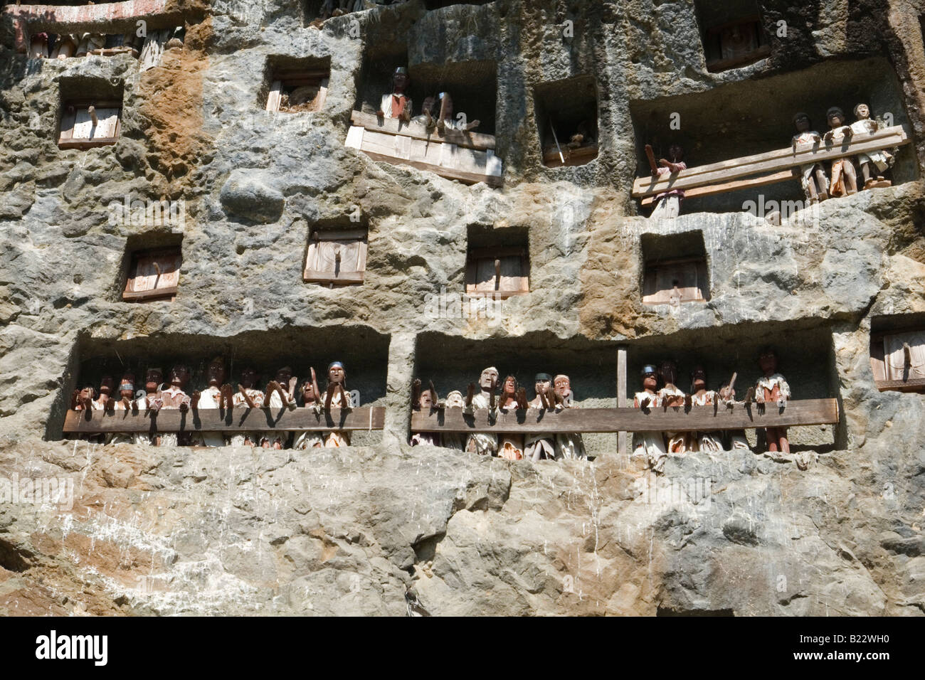 The Lemo burial place, in Tana Toraja (Sulawesi - Indonesia). Les ...