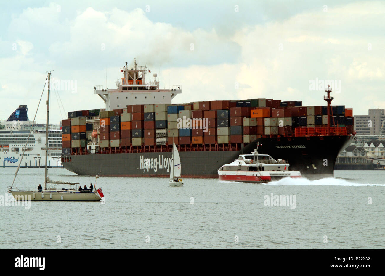 Glasgow Express container carrier ship departing Southampton Docks ...