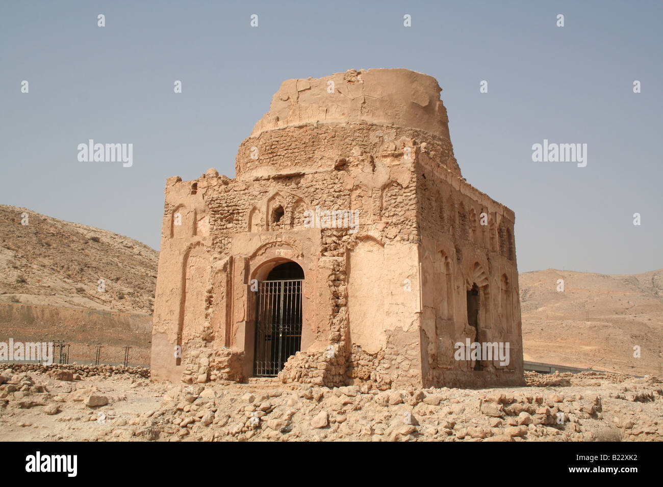 14th century mausoleum of Bibi Maryam at Qalhat, Sultanate of Oman ...