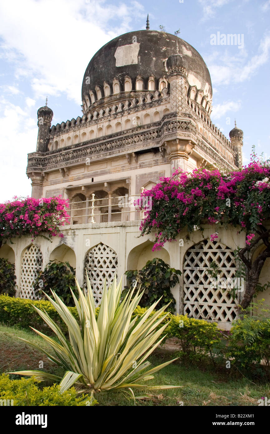 Qutb shahi kings hi-res stock photography and images - Alamy