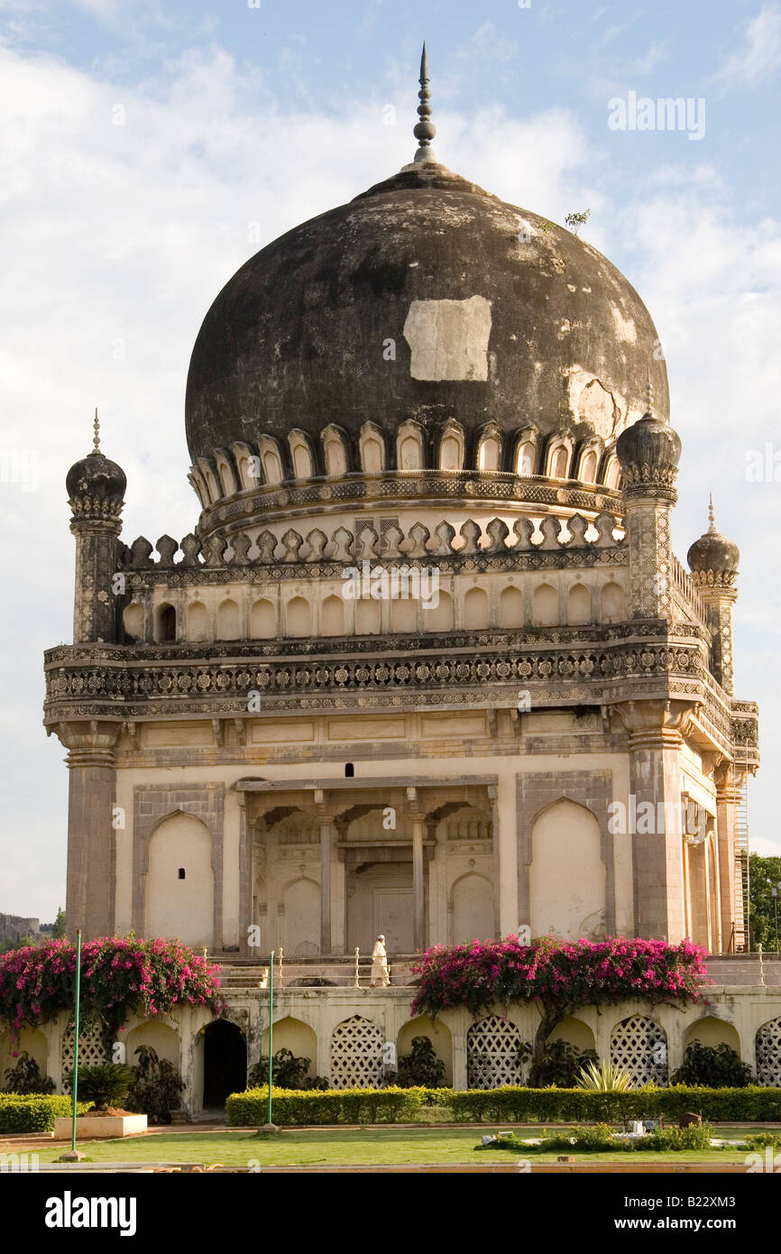 The Domed Mausoleum Of Muhammad Quli Qutb Shah 1580 1611 At The Site Of The Qutb Shahi Kings 