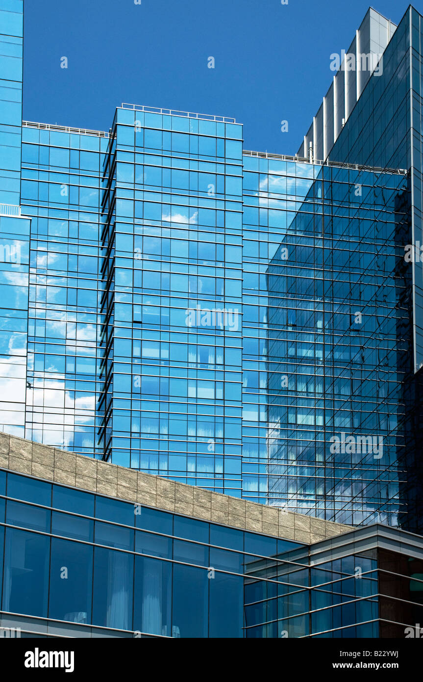 Glass building exterior hi-res stock photography and images - Alamy