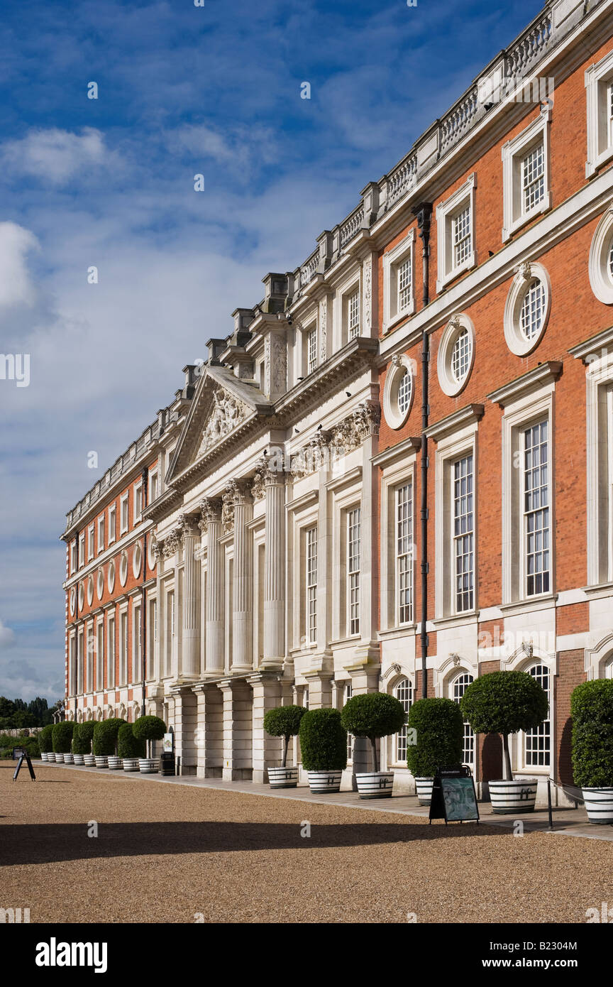 Hampton court palace, London Stock Photo - Alamy