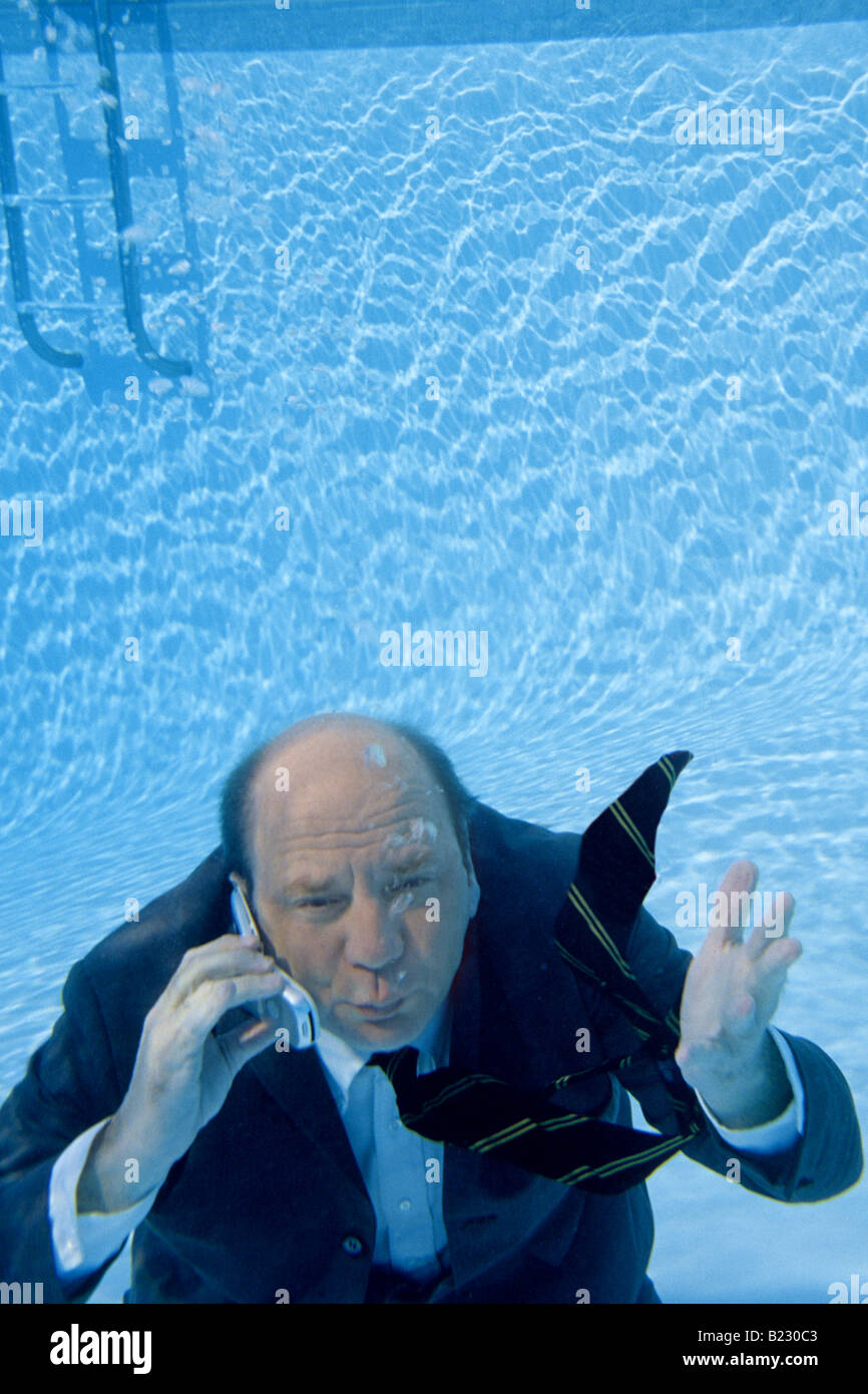 People using mobile phones photos hi-res stock photography and images ...