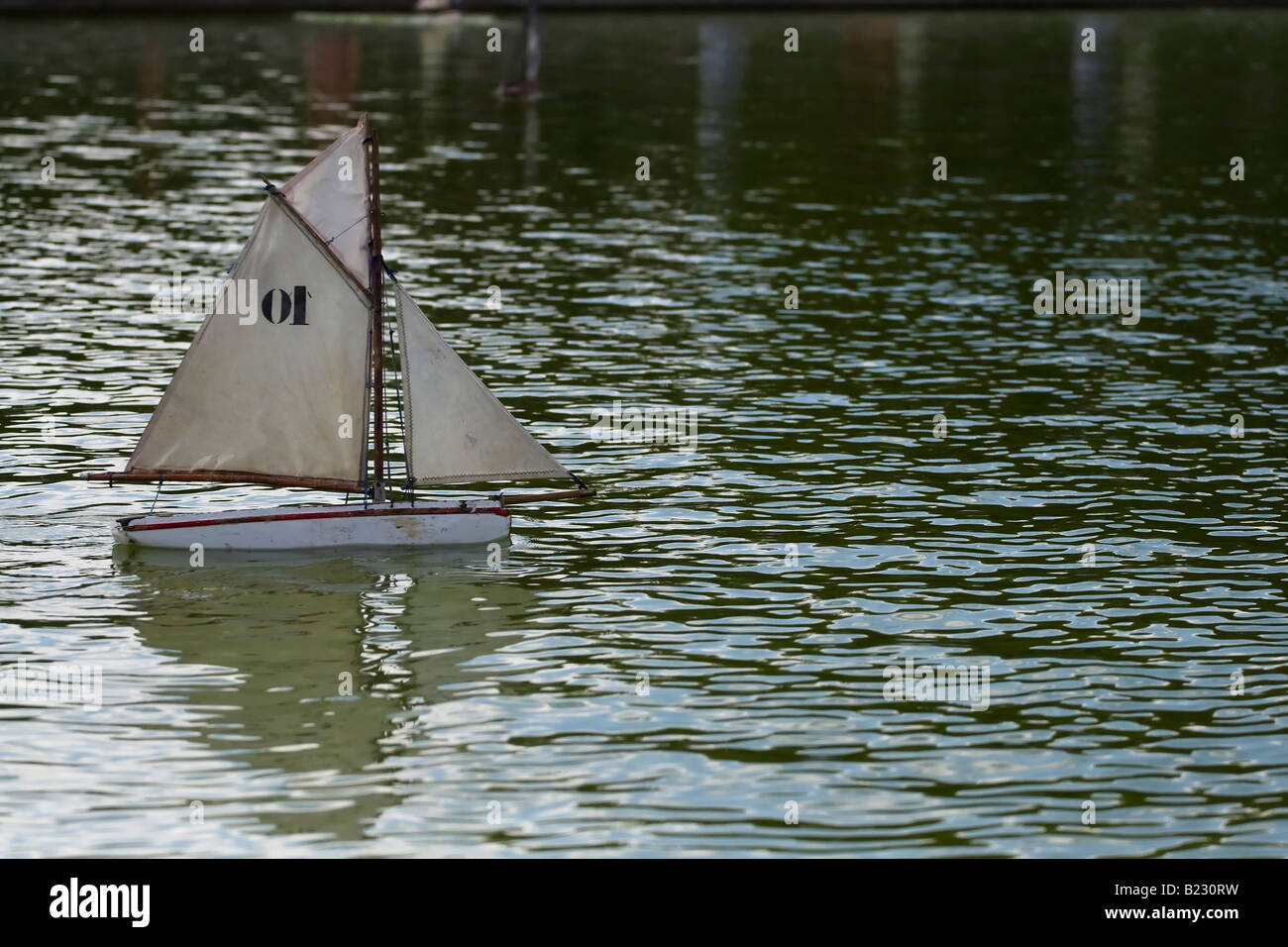Toy boat on pond in Jardin du Luxembourg, Paris, France Stock Photo - Alamy