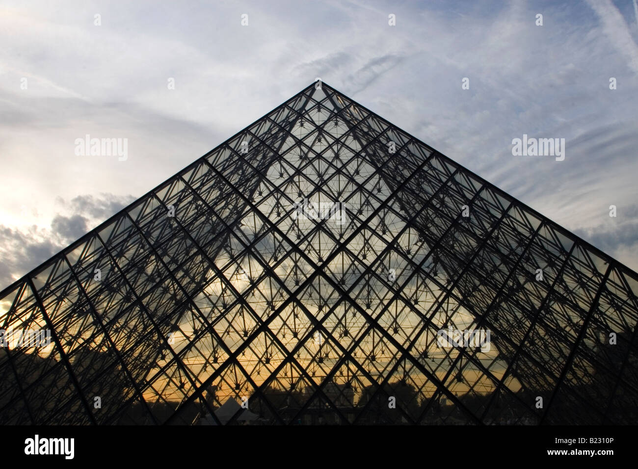 The glass pyramid in front of the Musée du Louvre a in Paris Stock ...
