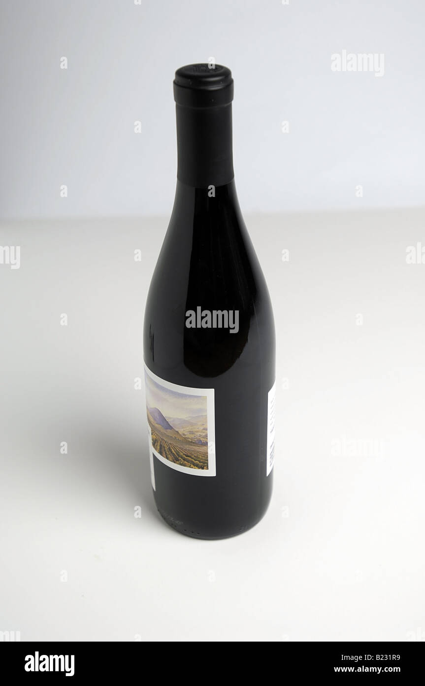 Bottle of red wine Stock Photo - Alamy