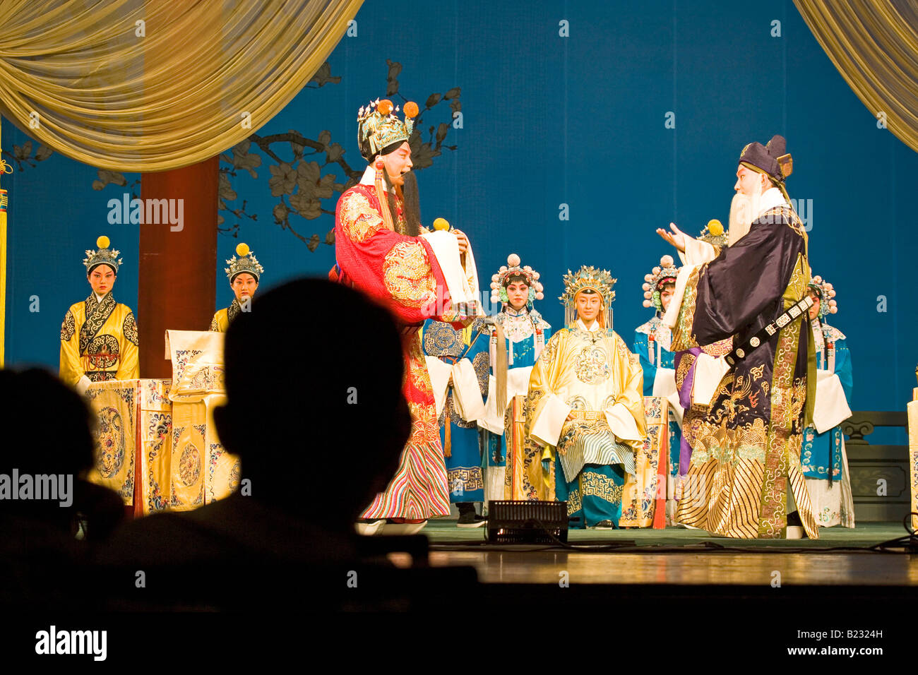 Group actors stage hi-res stock photography and images - Alamy