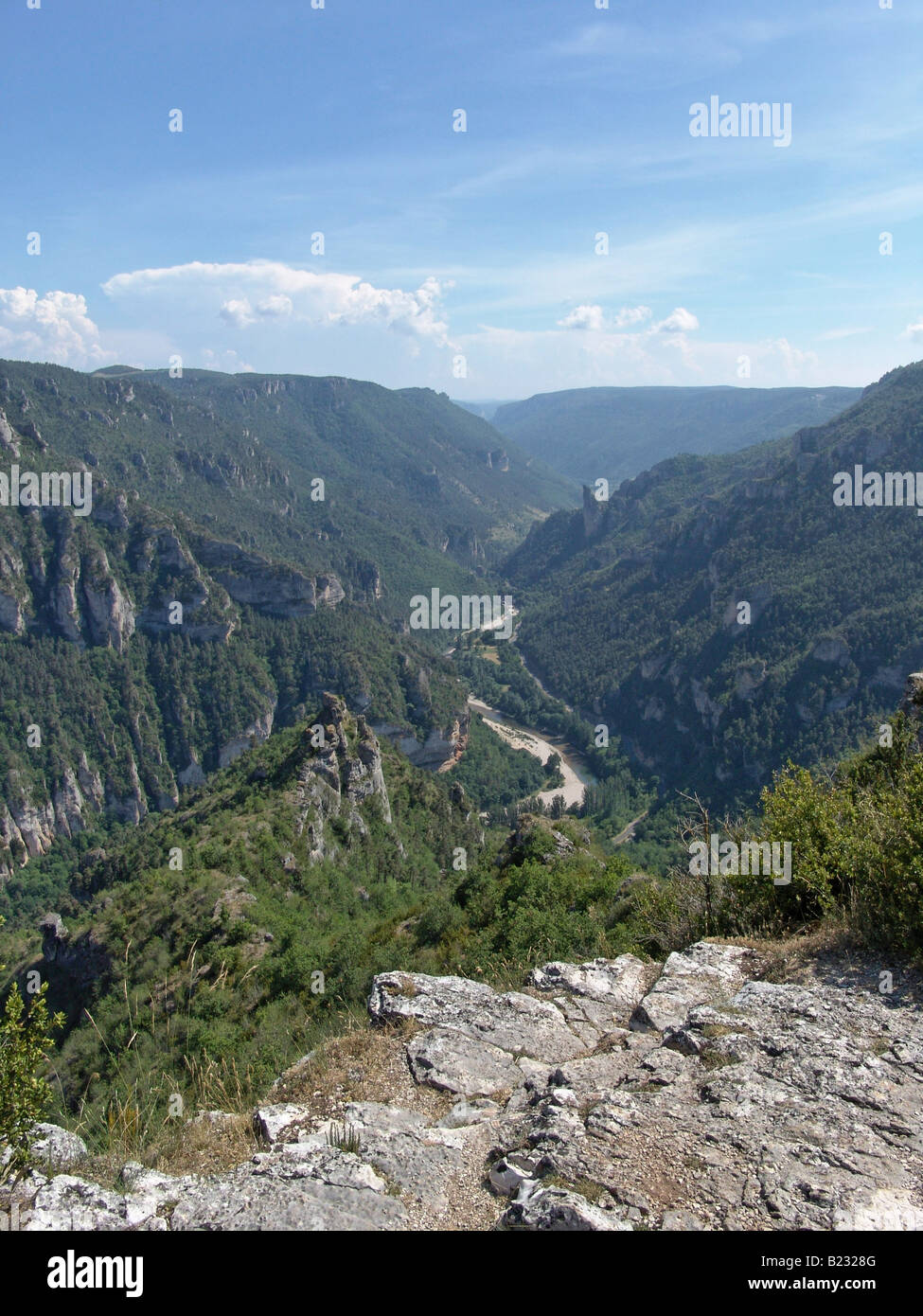 High angle view of river flowing through mountains, Point Sublime ...