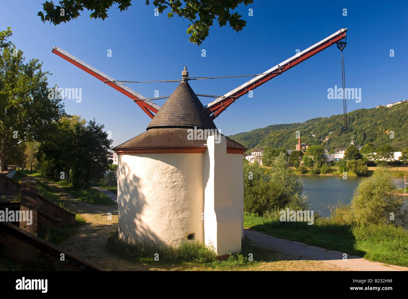 Revolving crane against blue sky, Moselkran, Germany Stock Photo - Alamy