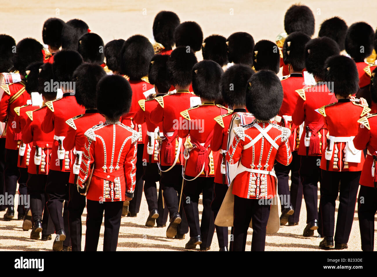 Royal guards marching england uk hi-res stock photography and images - Alamy