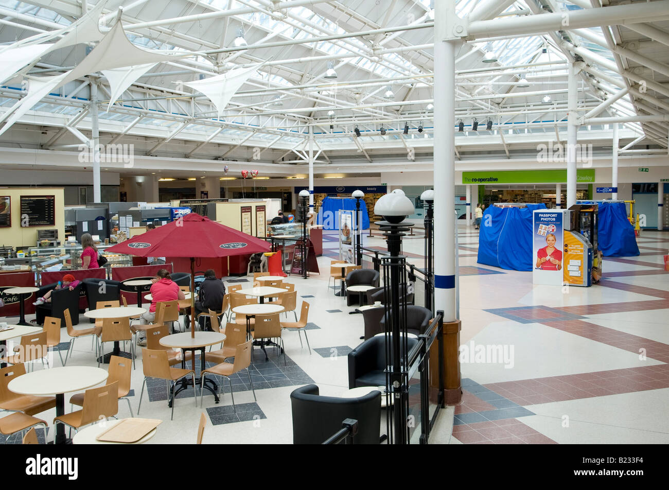 The sixties shopping centre at Cowley part of Oxford Stock Photo - Alamy